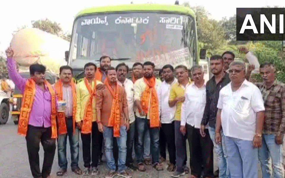 Maharashtra: Protest messages painted on Karnataka bus amid border dispute