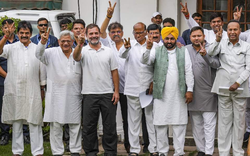 INDIA bloc leaders meet at Kharge's residence to discuss possibilities ...