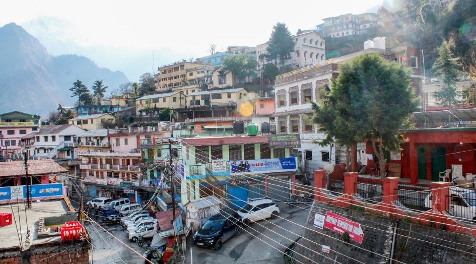 Two more hotels lean towards each other in joshimath, cracks widen at ...