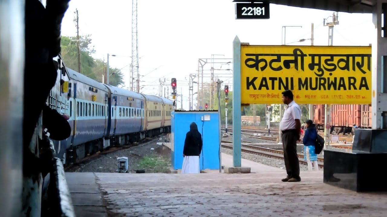 Rahul Gandhi to meet family of minor beaten by police in Katni GRP ...