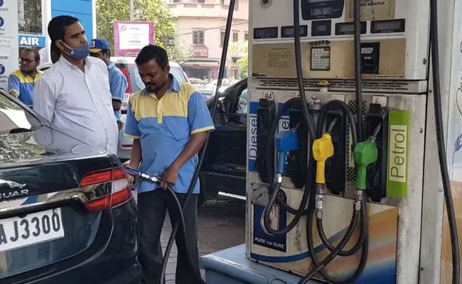 MP: Rise in payments with Rs 2,000 notes for fuel at petrol pumps in Indore