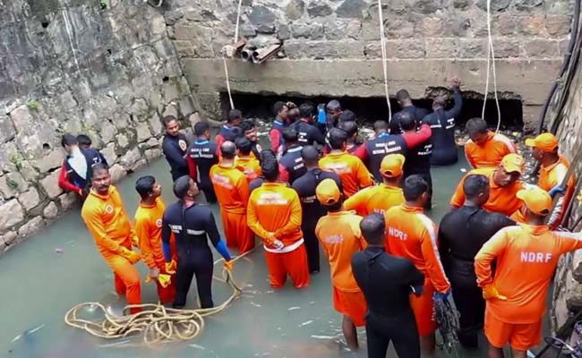 Missing sanitation worker: Naval team to join rescue efforts in Kerala ...