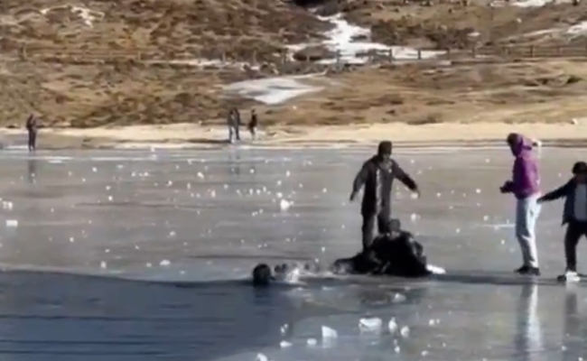 Tourist bus overturns in Thiruvananthapuram, 17 injured