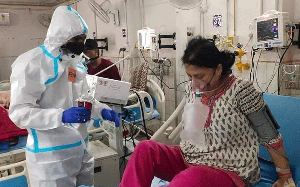 Video showing ABVP members inside COVID ward of Dehradun hospital goes ...