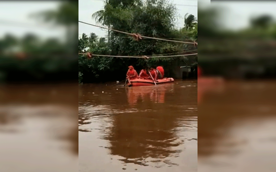 Flood Like Situation Parts Of Gujarat After Heavy Rains 6 000 People