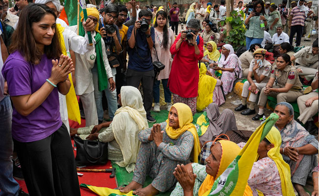 Delhi Police tightens security as farmers head to Jantar Mantar to ... Delhi Police tightens security as farmers head to Jantar Mantar to ...