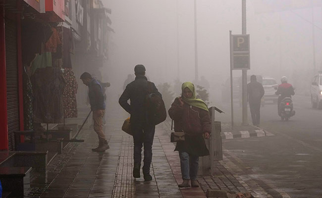 Severe cold in Kashmir, minimum temperatures several notches below ...