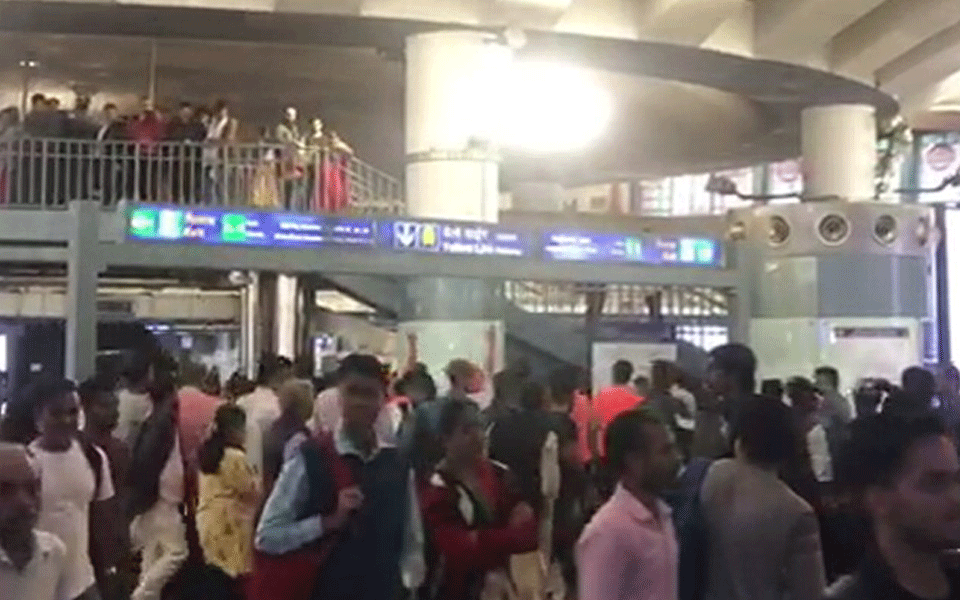 Pro-CAA, 'shoot the traitors' slogans raised on Delhi Metro train