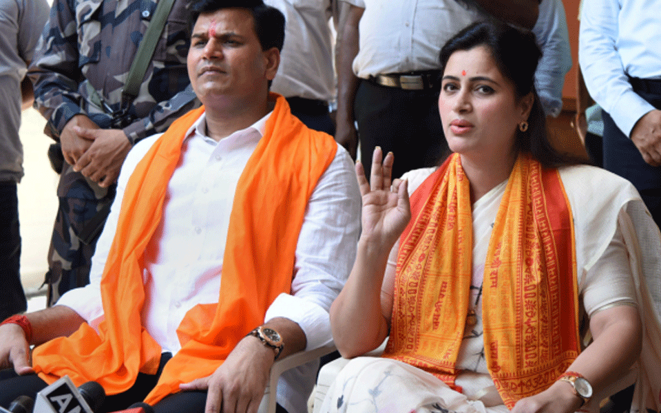 Hanuman Chalisa row: Mumbai police move court seeking cancellation of Rana couple's bail