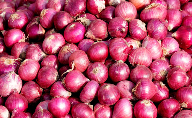 Govt imposes minimum export price of USD 800 per tonne on onion till Dec 31