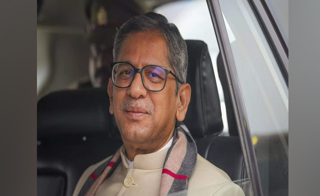 Rahul Gandhi resumes Bharat Jodo Yatra in Agar Malwa on last day of ...