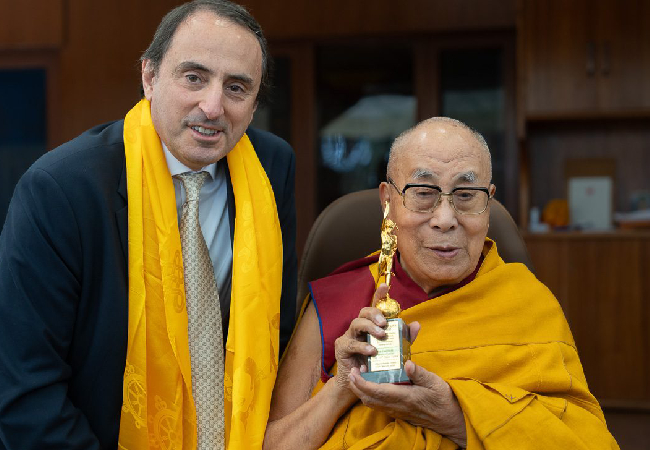 Dalai Lama receives Gold Mercury Award for Peace and Sustainability