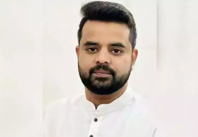 Actor Kishore Kumar Huli alleges EC corruption, laments CJI removal in ...