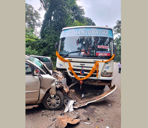 Private bus, car collide head-on in Sagara, one injured