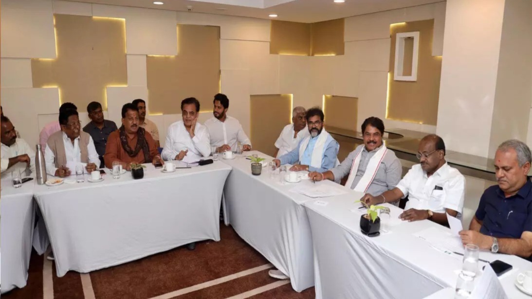 Defamation case against Rahul Gandhi: Blank CD on LoP’s speech shocks ...